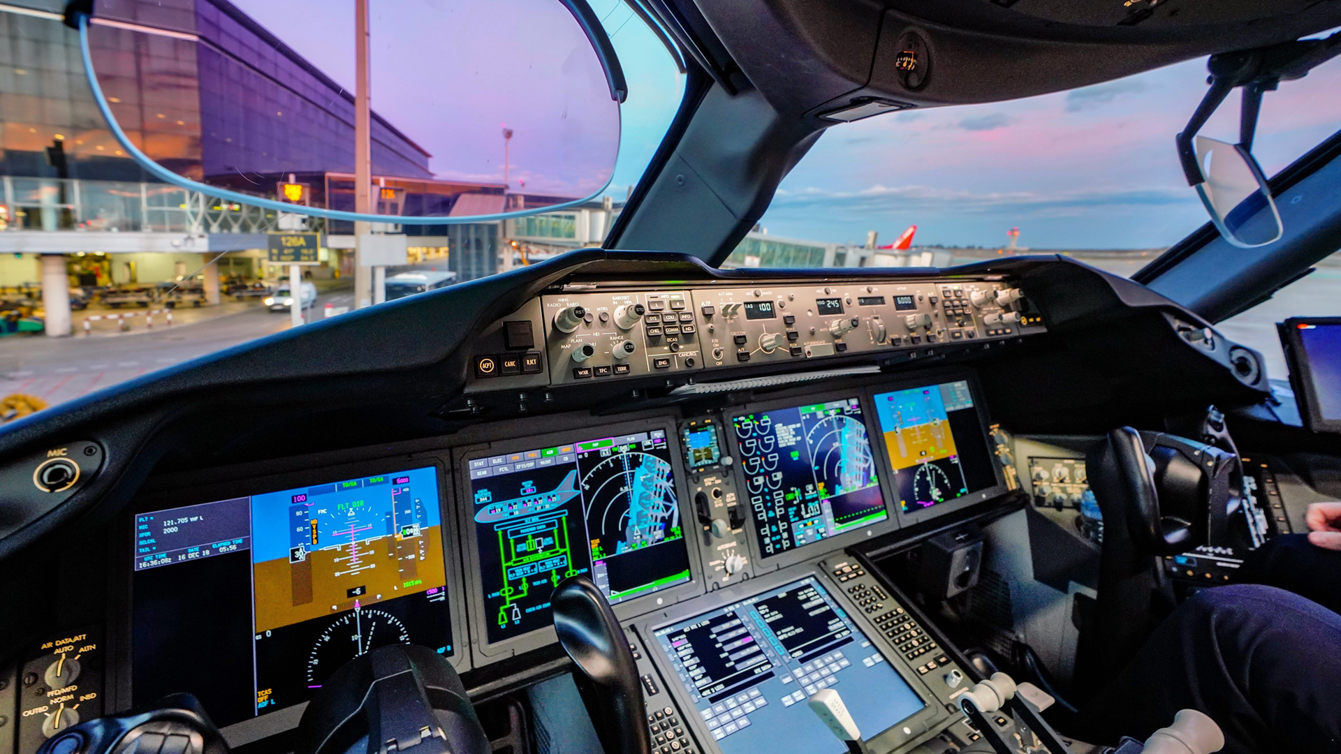 OSM Aviation Academy US - Become a Pilot Today (FXE)